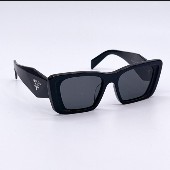 Prada | Accessories | New Prada Pr8ys Black Sunglasses Spr 08y Ab5s0 ...